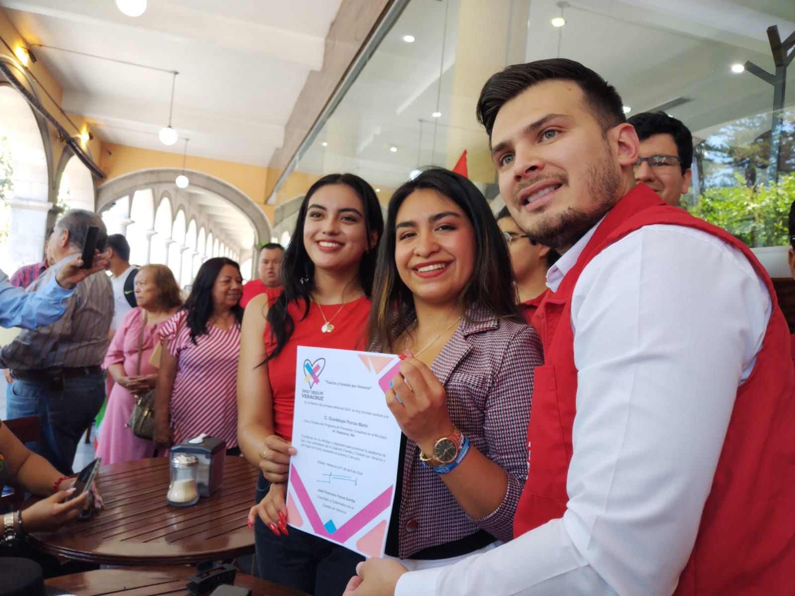 Guadalupe Porras, joven fundadora de Morena, renuncia y se une al ... Guadalupe Porras, joven fundadora de Morena, renuncia y se une al ...